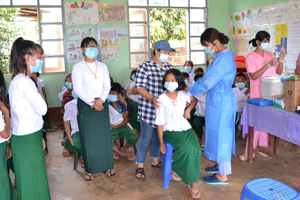 တန့်ယန်းမြို့နယ်တွင် ကျောင်းသား ကျောင်းသူများအား ကိုဗစ် ၁၉ ရောဂါ ကာကွယ